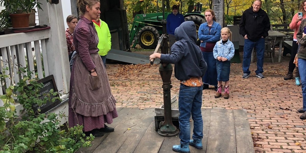 Students Visit Slate Run Living Historical Farm - TRECA