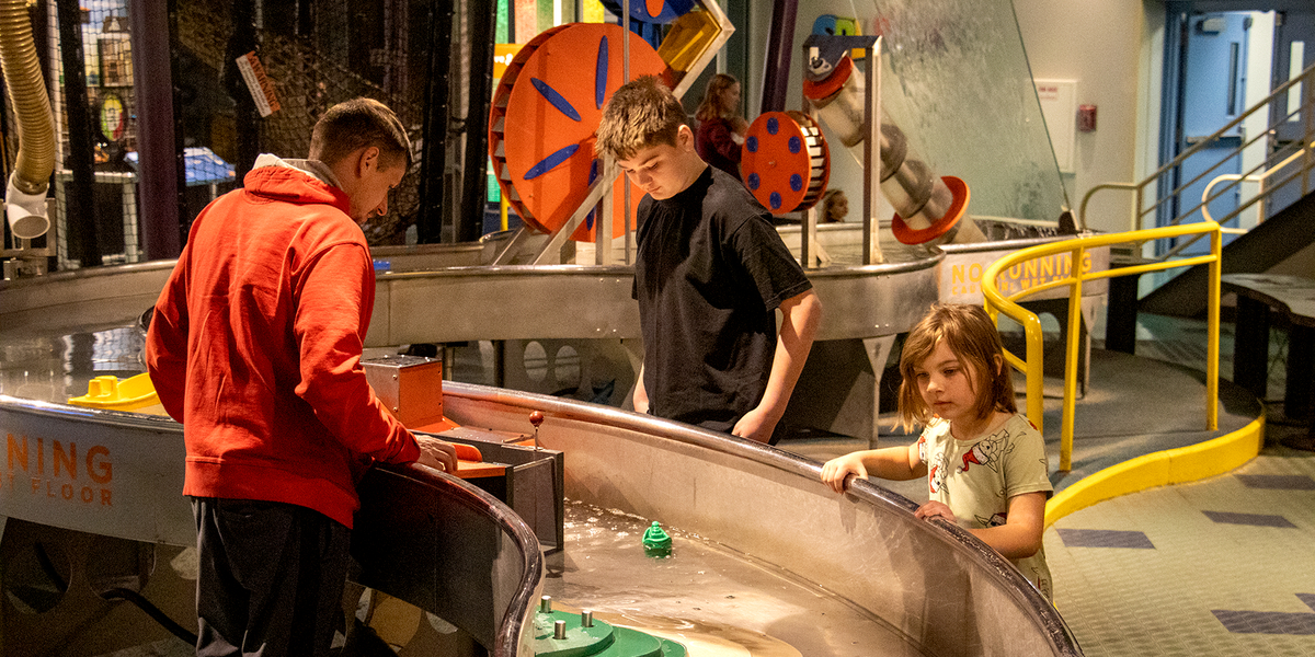 Students Visit the Boonshoft Museum of Discovery - TRECA