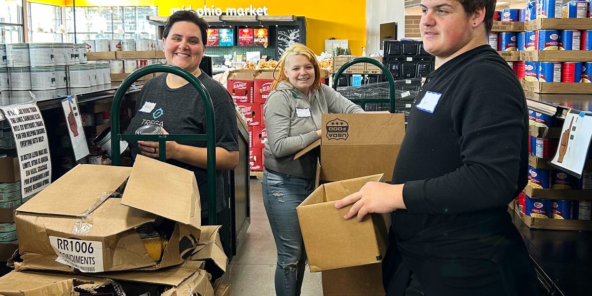 Students Volunteer with the Mid-Ohio Food Collective - TRECA