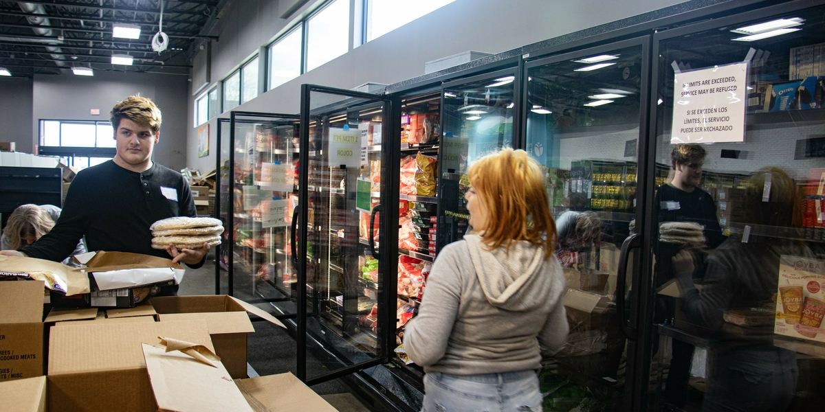 Students Volunteer with the Mid-Ohio Food Collective - TRECA