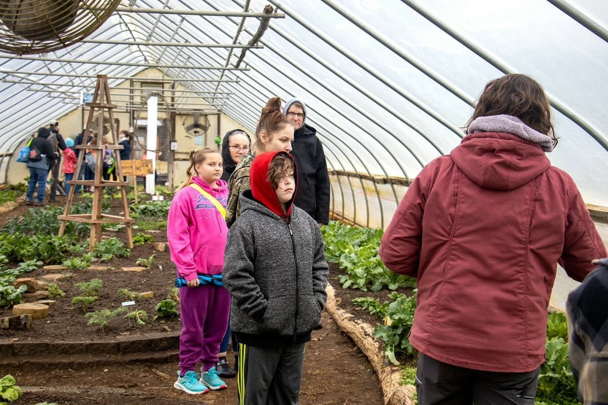 Students Visit Stratford Ecological Center - TRECA