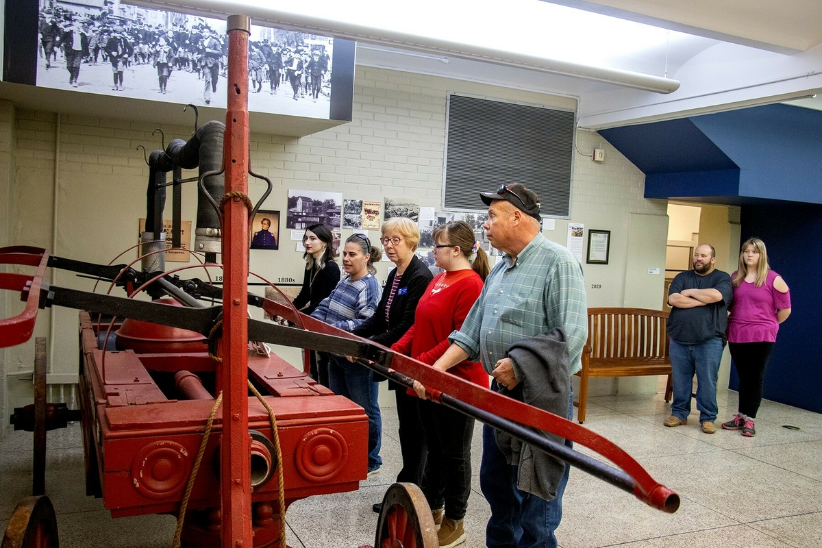 Students Visit the Rutherford B. Hayes Presidential Library and Museums ...