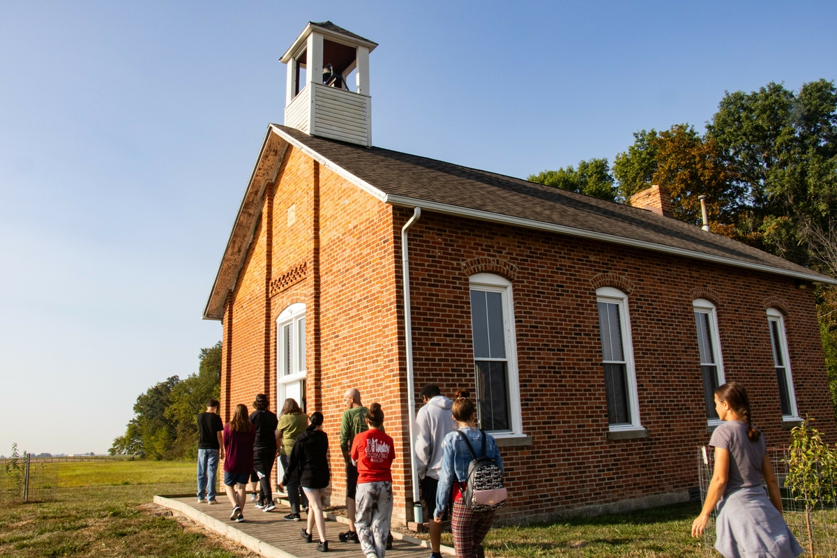 Students Visit Carter Historic Farm - TRECA