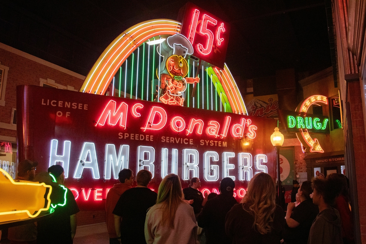 Students Visit the American Sign Museum - TRECA