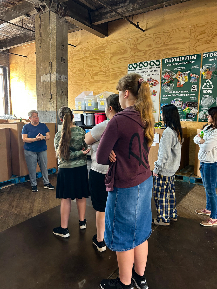 Students Visit the Cincinnati Recycling and Reuse Hub - TRECA